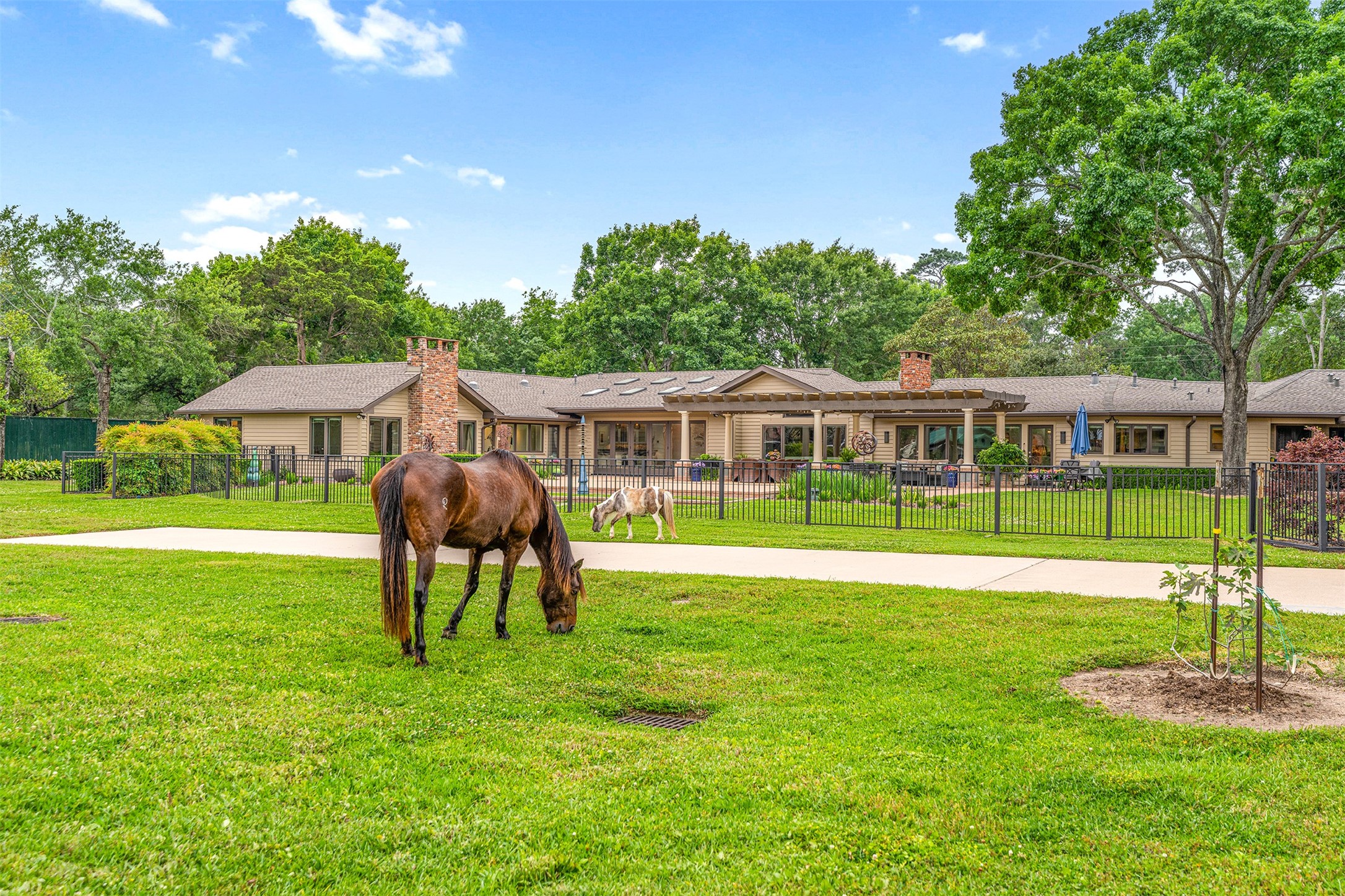 12 E Rivercrest Drive, Houston, TX 77042