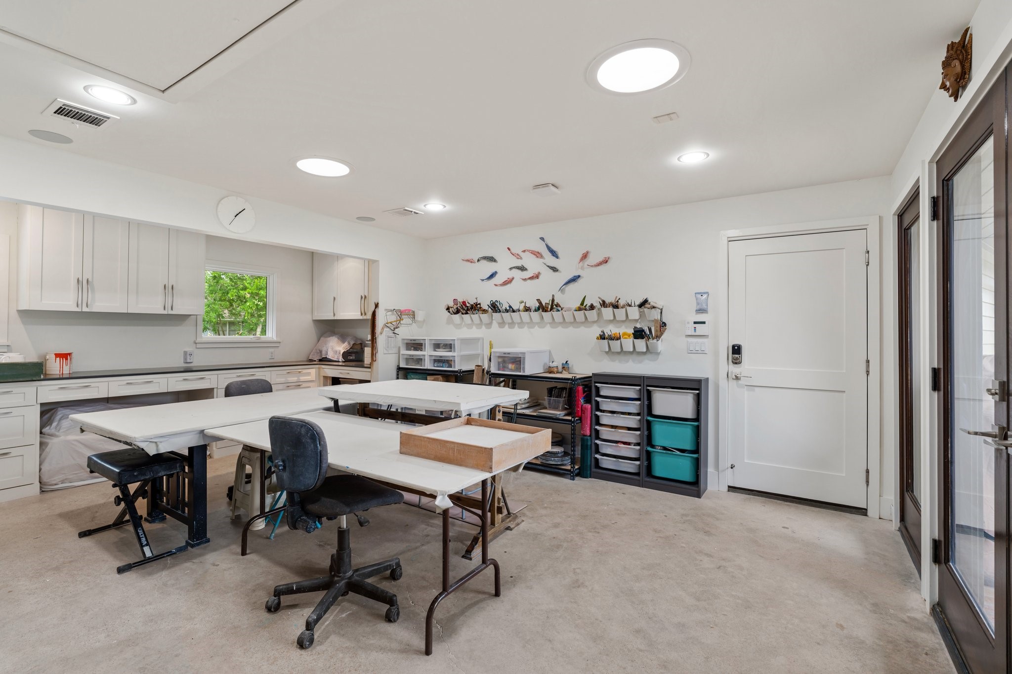 12 E Rivercrest Drive, Houston, TX 77042