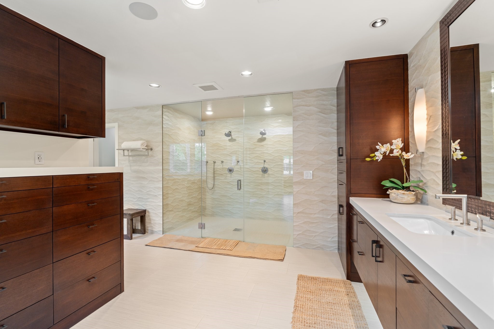 12 E Rivercrest Drive, Houston, TX 77042