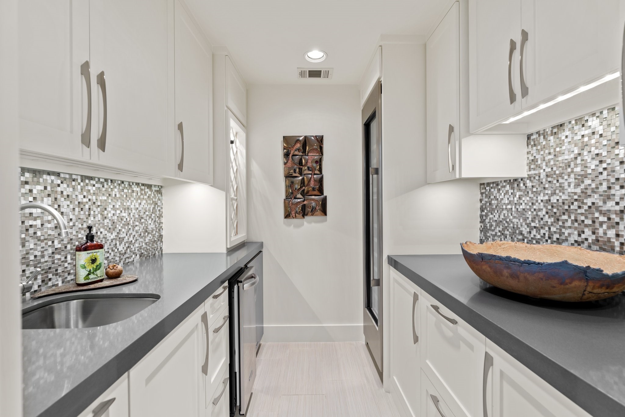 12 E Rivercrest Drive, Houston, TX 77042