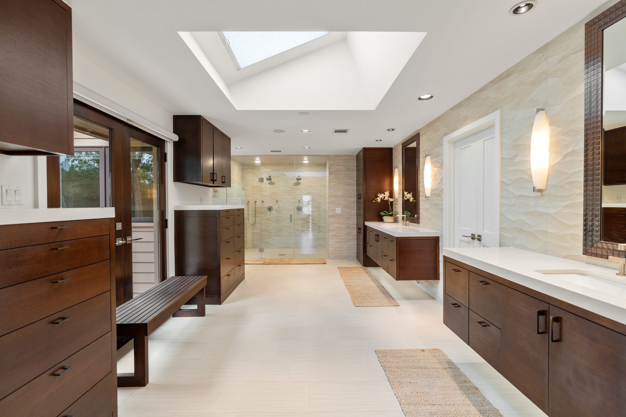 12 E Rivercrest Drive, Houston, TX 77042