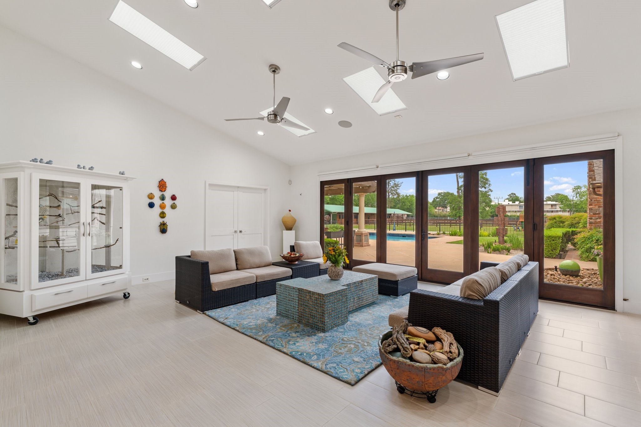 12 E Rivercrest Drive, Houston, TX 77042