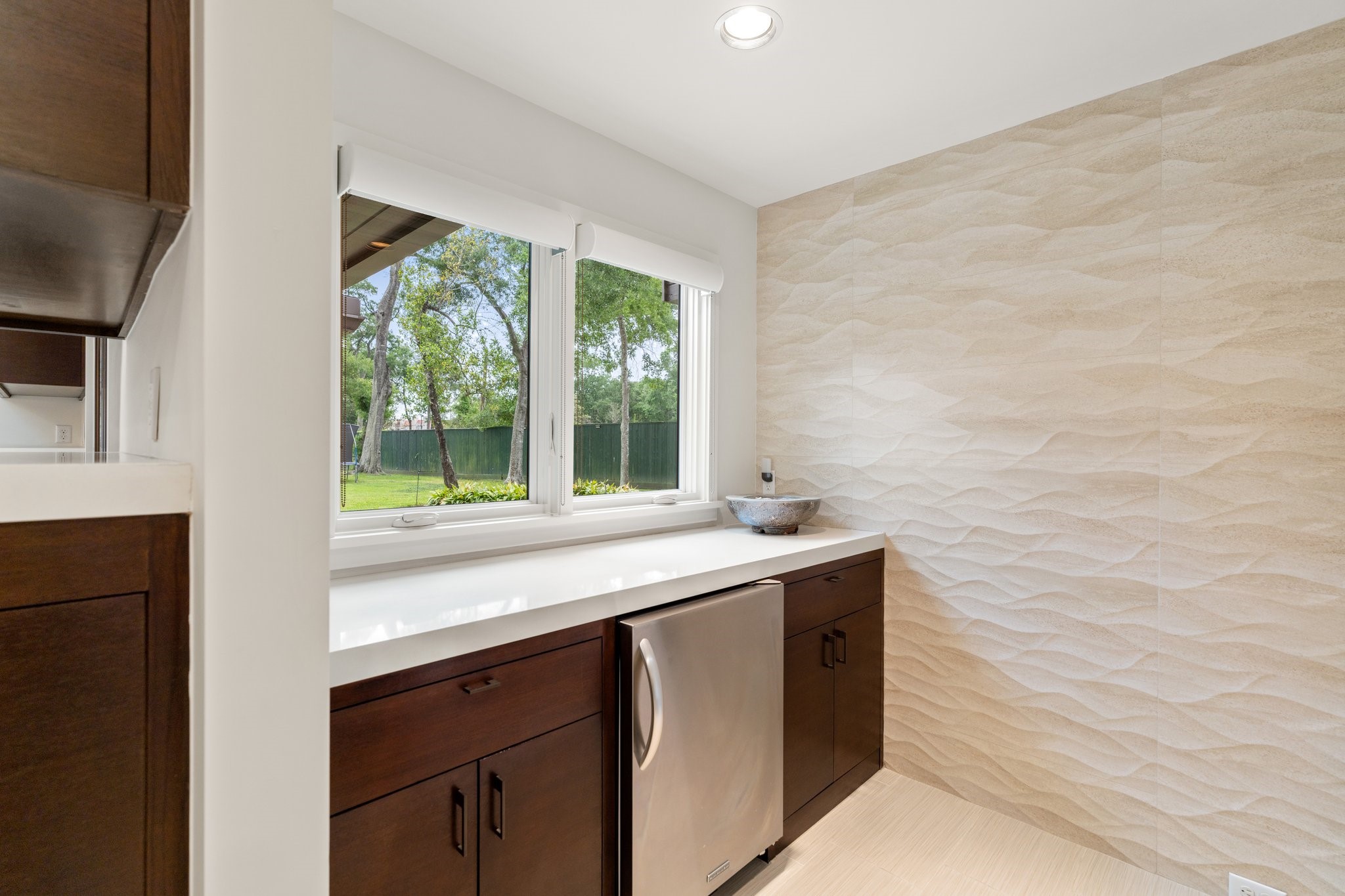 12 E Rivercrest Drive, Houston, TX 77042