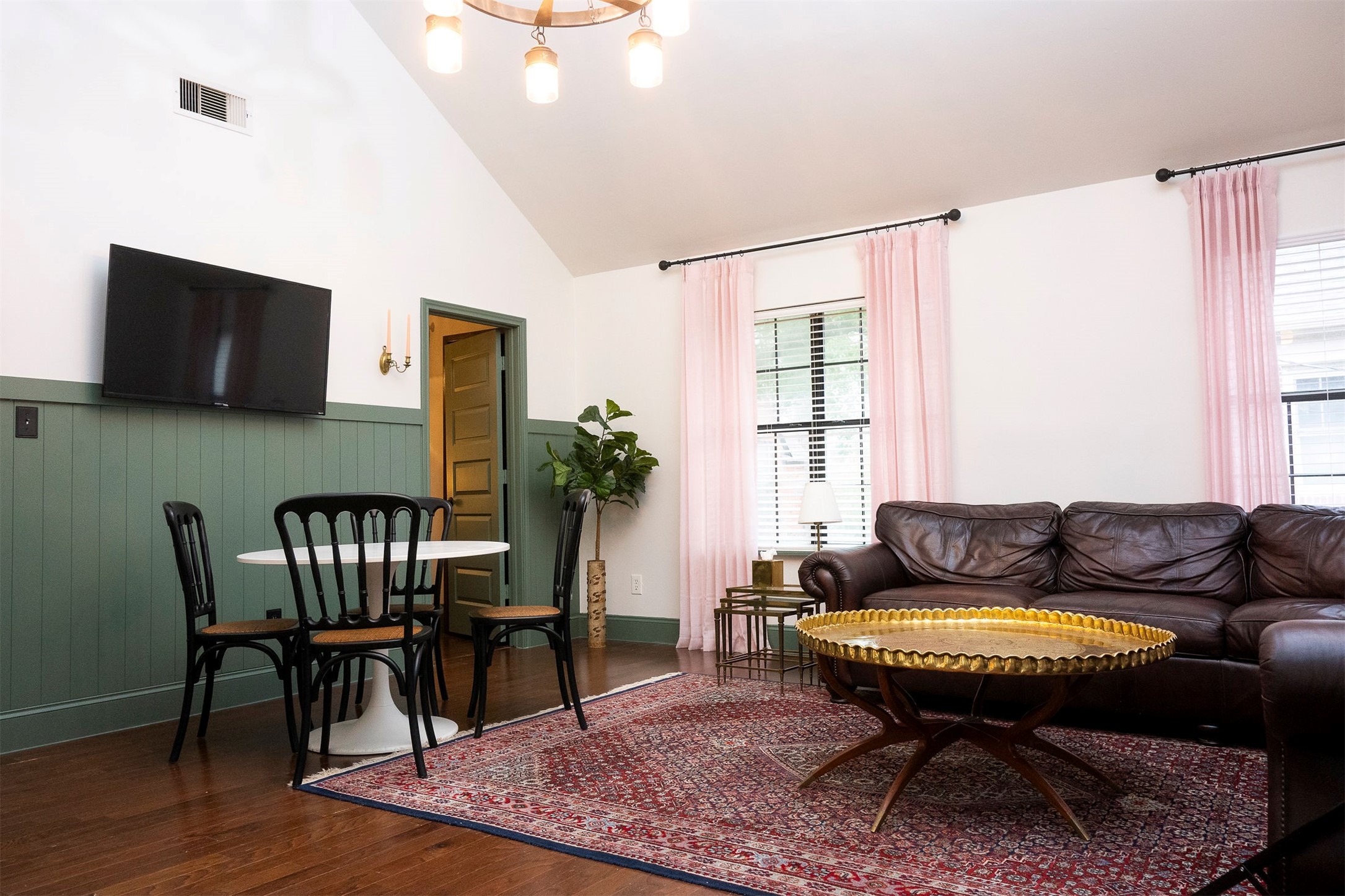 2522 Calumet Street, #Gar Apt, Houston, TX 77004